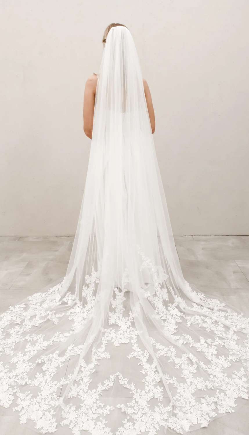 Dramatic Floral Veil V004 | The Wedding Shoppe